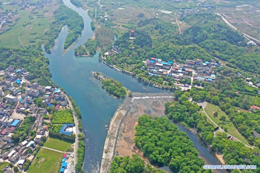 Ein Blick auf Lingqu-Kanal, einen der ältesten und am besten erhaltenen ...