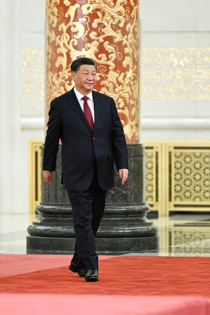 Xi Jinping führt KPCh-Führung beim Pressetreffen an - Xinhua | German ...