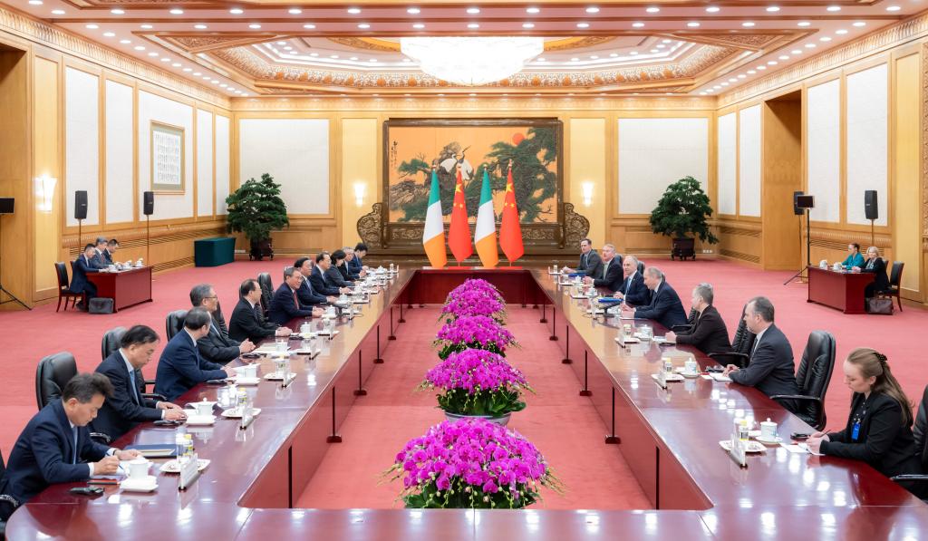 Chinesischer Ministerpräsident führt Gespräche mit irischem Taoiseach ...